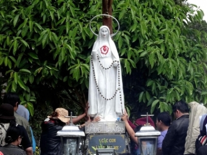 Tượng đức mẹ Măng Đen, địa điểm du lịch tôn giáo linh thiêng nhất Măng Đen